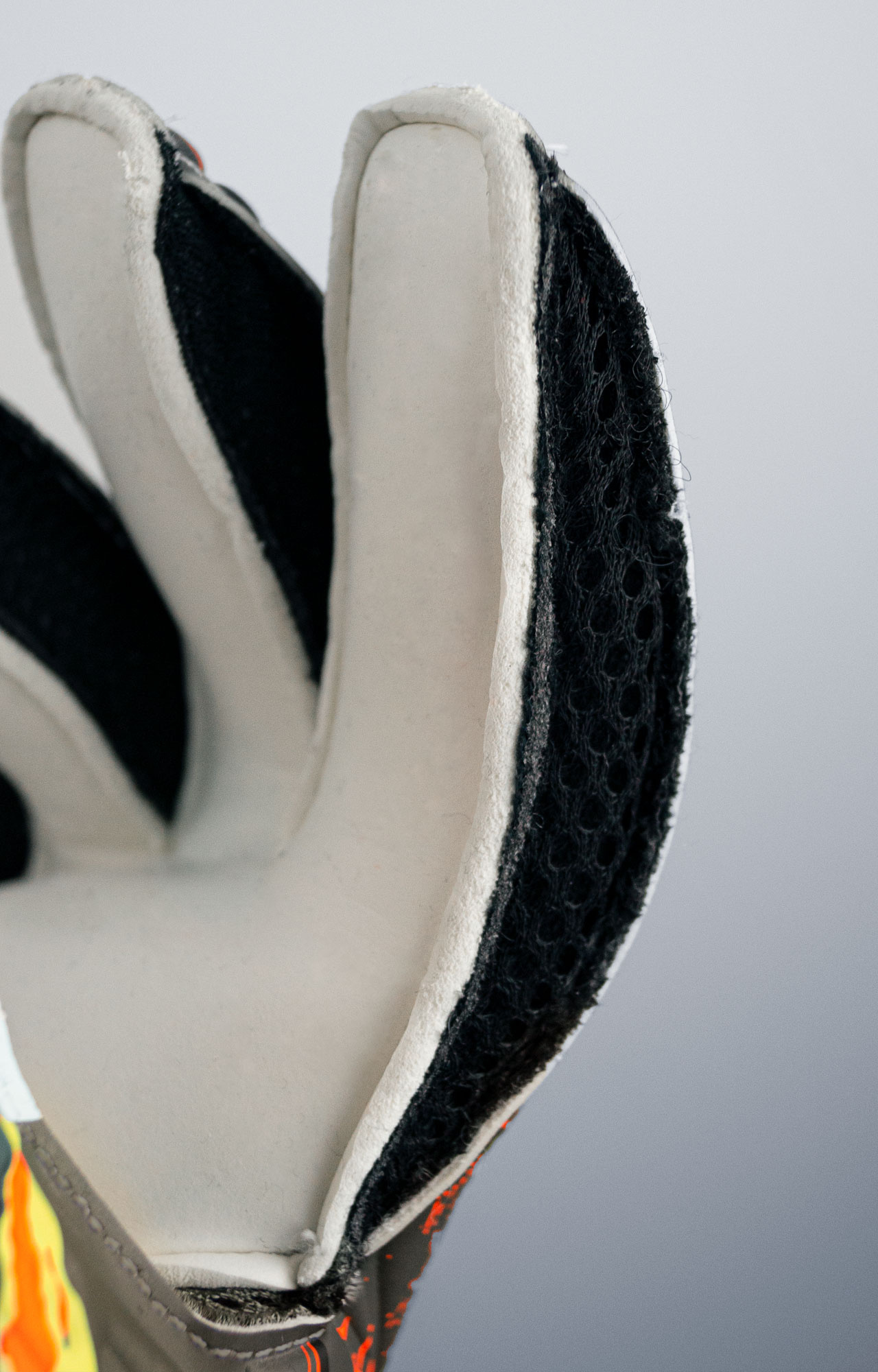 Attrakt Grip - reusch.com