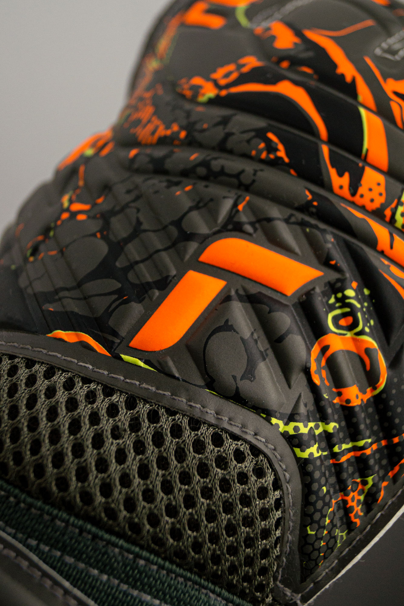 Attrakt Grip - reusch.com