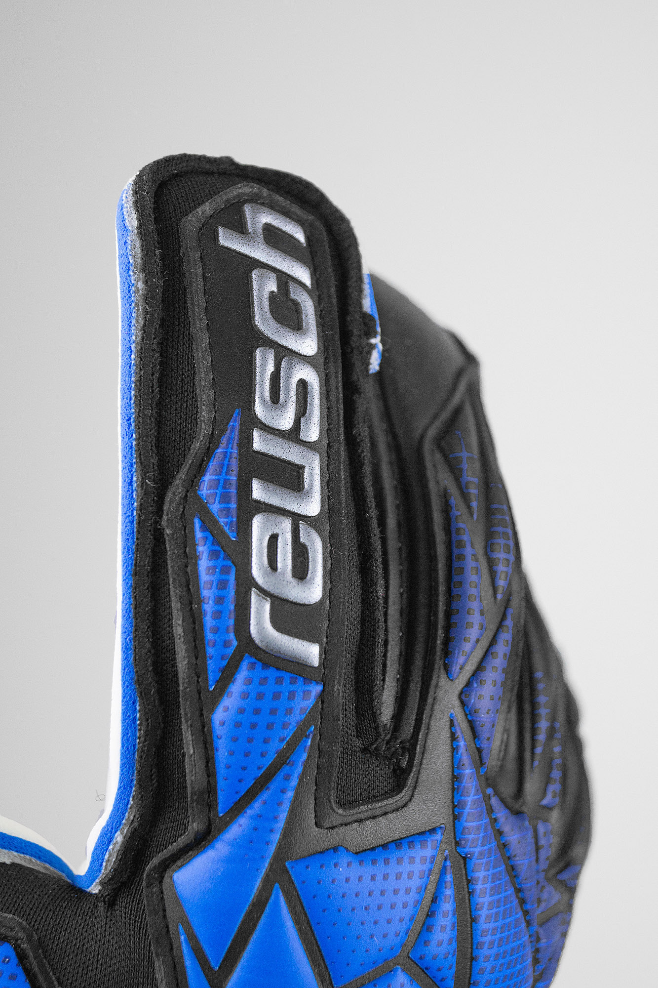 Attrakt RE:GRIP - reusch.com